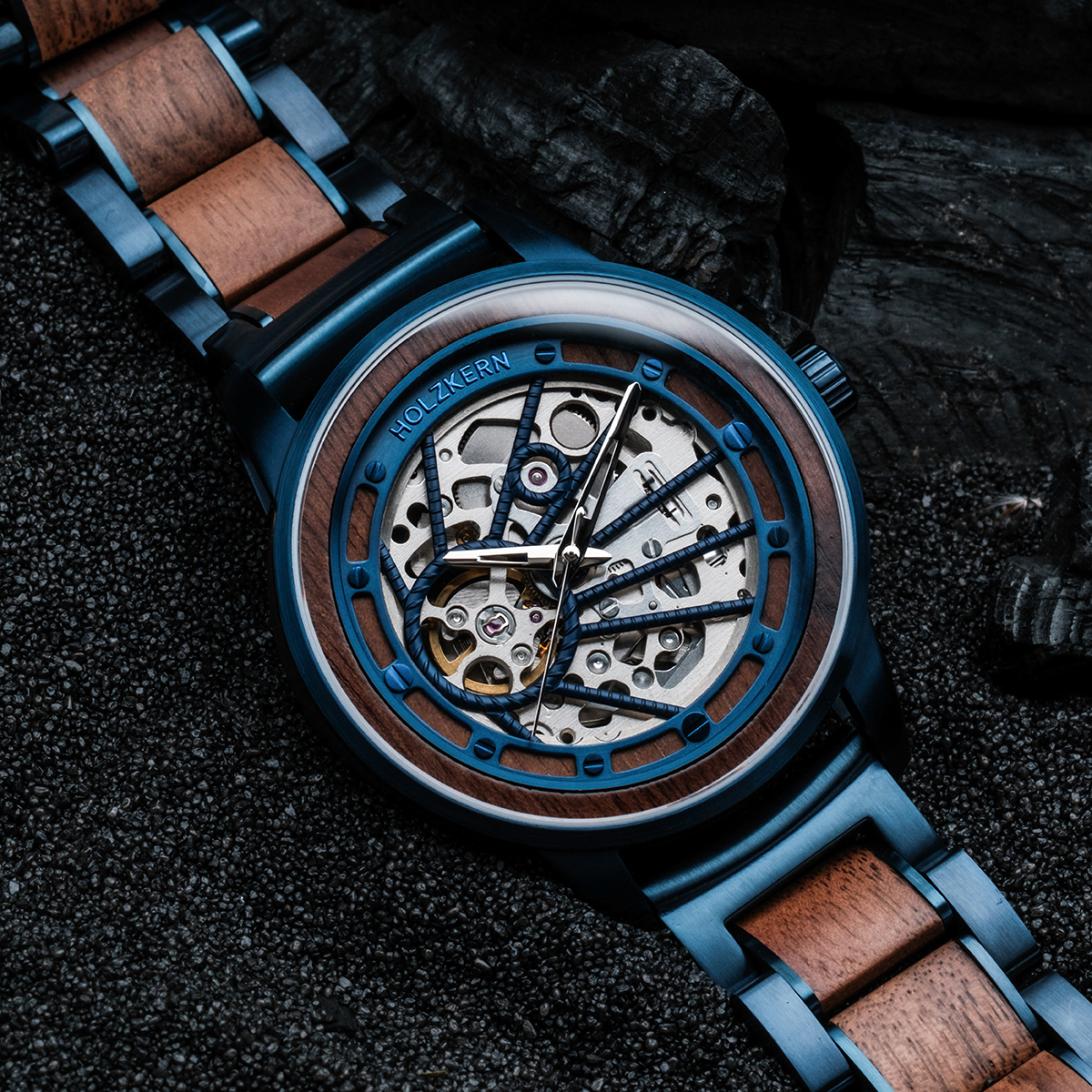 Cobalt (Walnut/Blue) | Holzkern Wood Watches